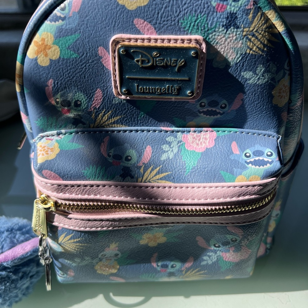 Loungefly Stitch Mini Backpack/ W Keychain - Gem